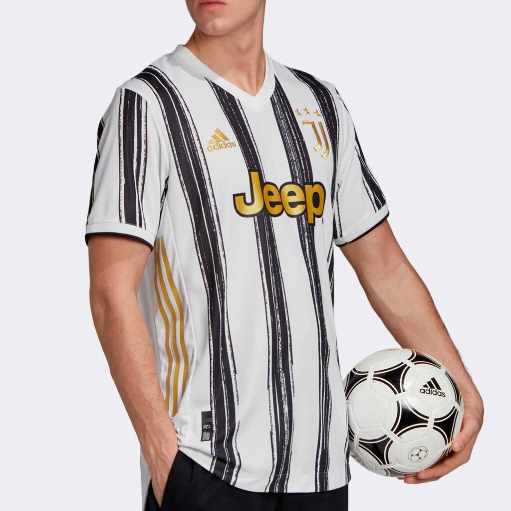Juventus La Nuova Maglia Bianconera Per Il 2020 2021 Più Sport